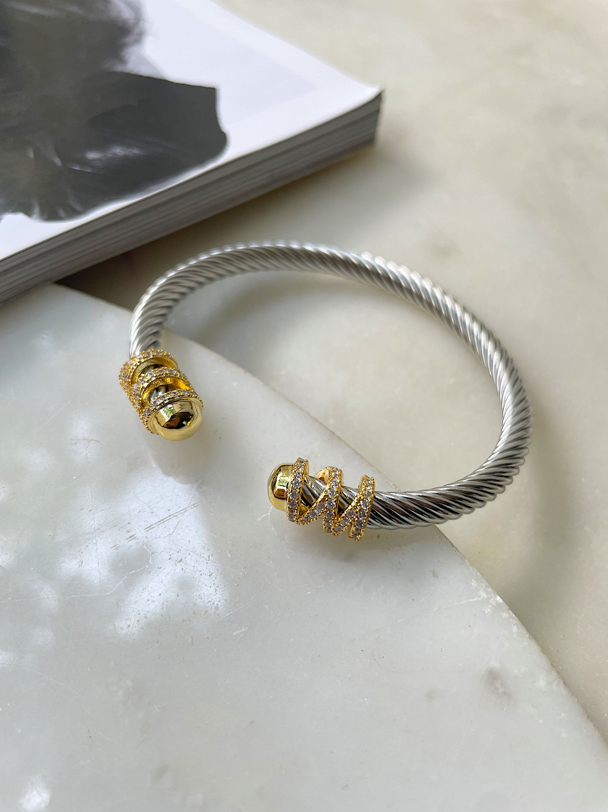 VALTORI | Tarnish Free | Stainless Steel | Silver and Gold (1 piece)